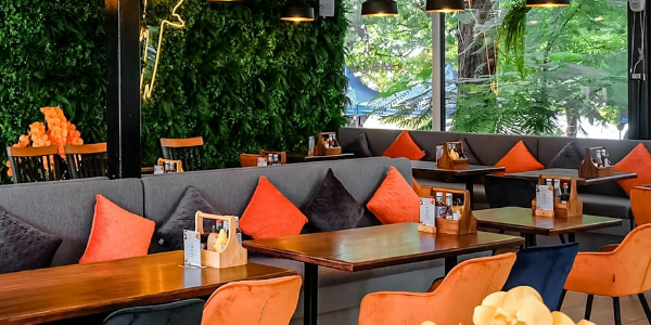 MACAW CAFE AND RESTURANT | Phuketall